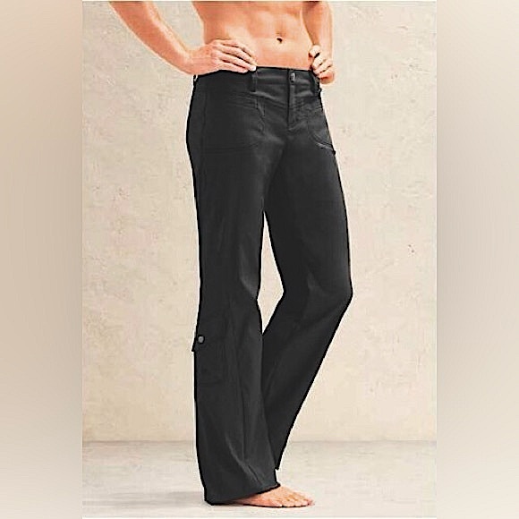 Athleta | Pants & Jumpsuits | Athleta Low Rise Dipper Cargo Pants ...